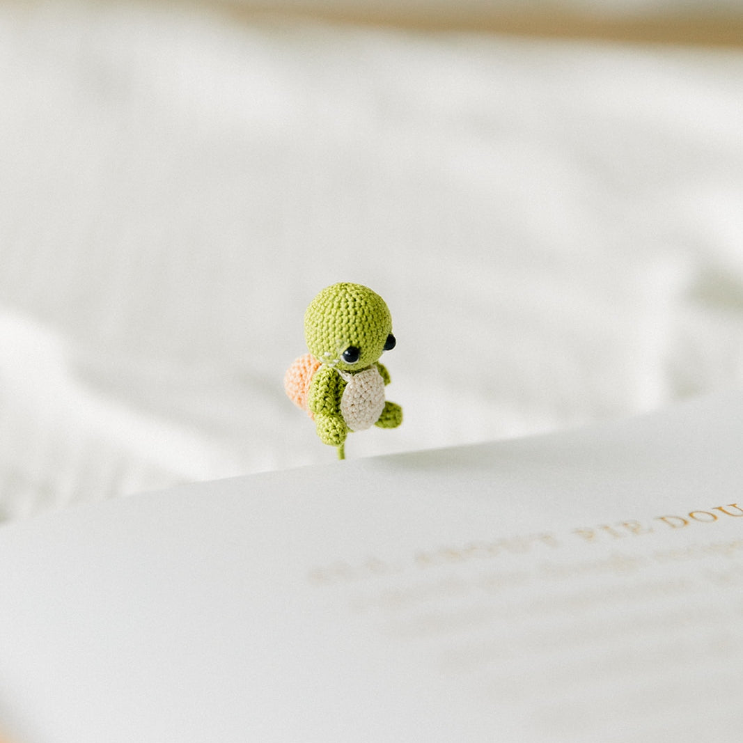 Microcrochet Turtle Bookmark – Itty Bitty Handmade